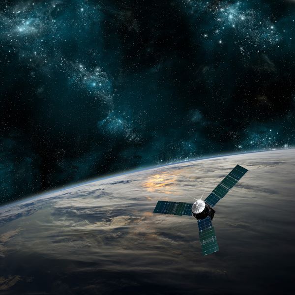 Mesec satelit – Posteraj - štampa i uramljivanje
