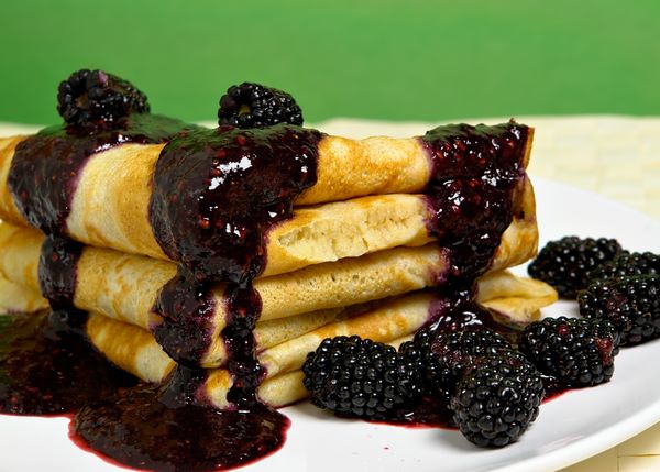 Palacinke i preliv od kupine – Posteraj - štampa i uramljivanje